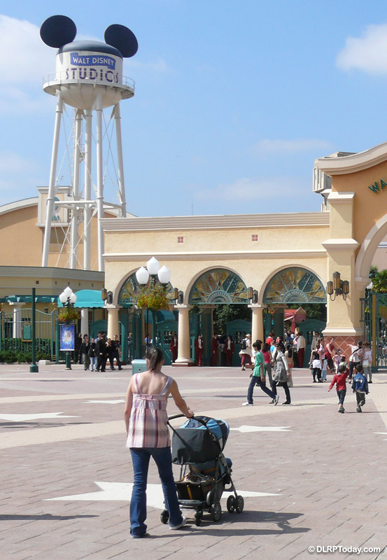Additional turnstiles come into service at Walt Disney Studios Park ...