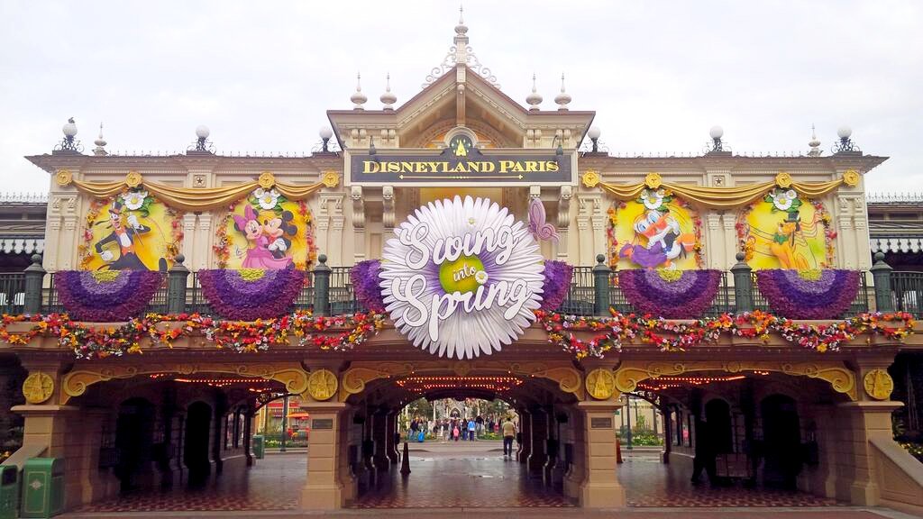 Main Street Station becomes blank canvas for ‘Swing into Spring’ overlay