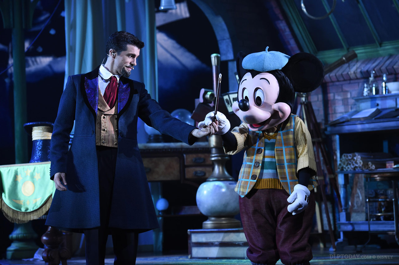 Mickey and the Magician wins theme park industry award – new full show ...
