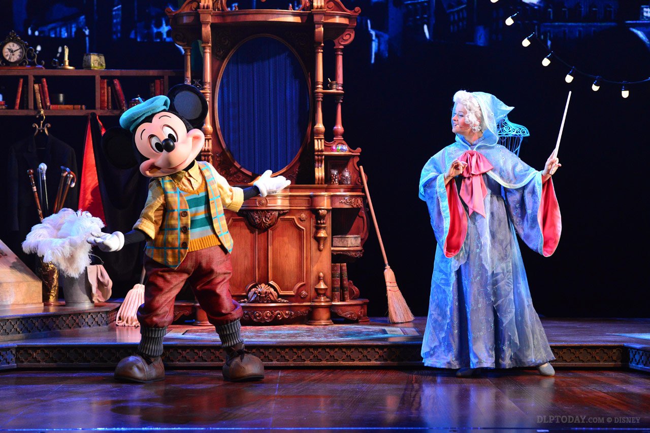 Mickey and the Magician wins theme park industry award – new full show ...